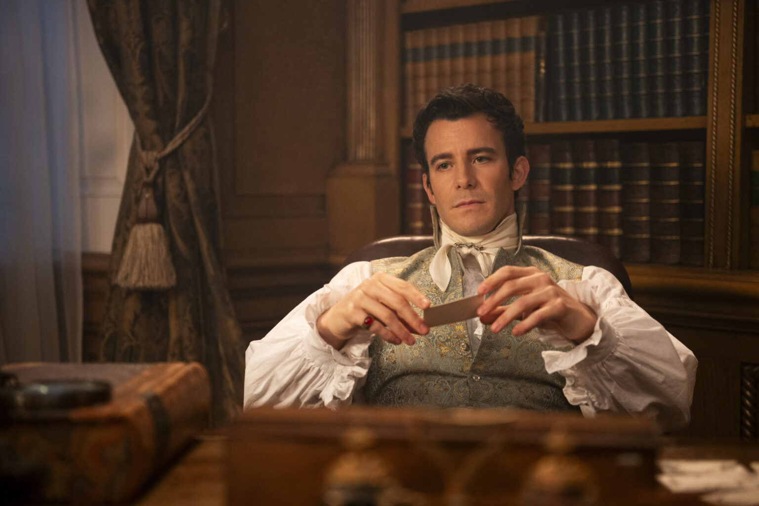 LUKE THOMPSON, LA NUEVA ESTRELLA DE `LOS BRIDGERTON´ - Revista Q
