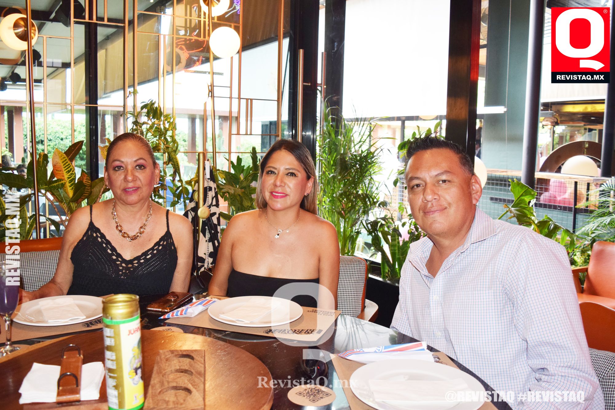 Celebran “La Dulce mágica y bella Vida” - Revista Q