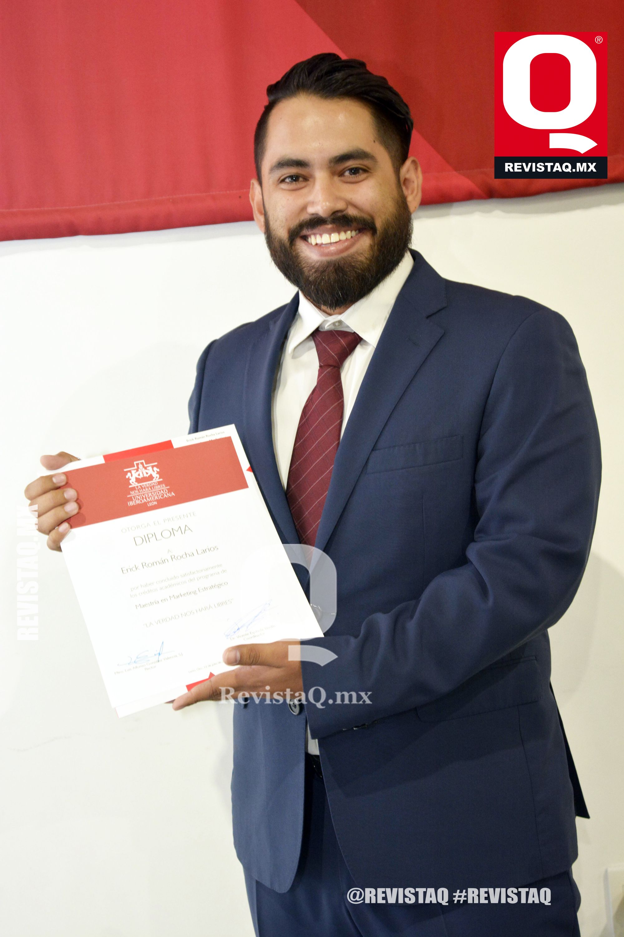 Coronan su meta universitaria - Revista Q