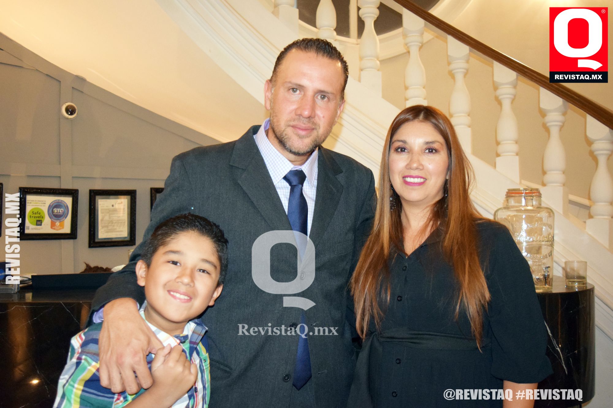 DULCES XV AÑOS DE MARÍA ZOÉ BUENO CASTILLO - Revista Q