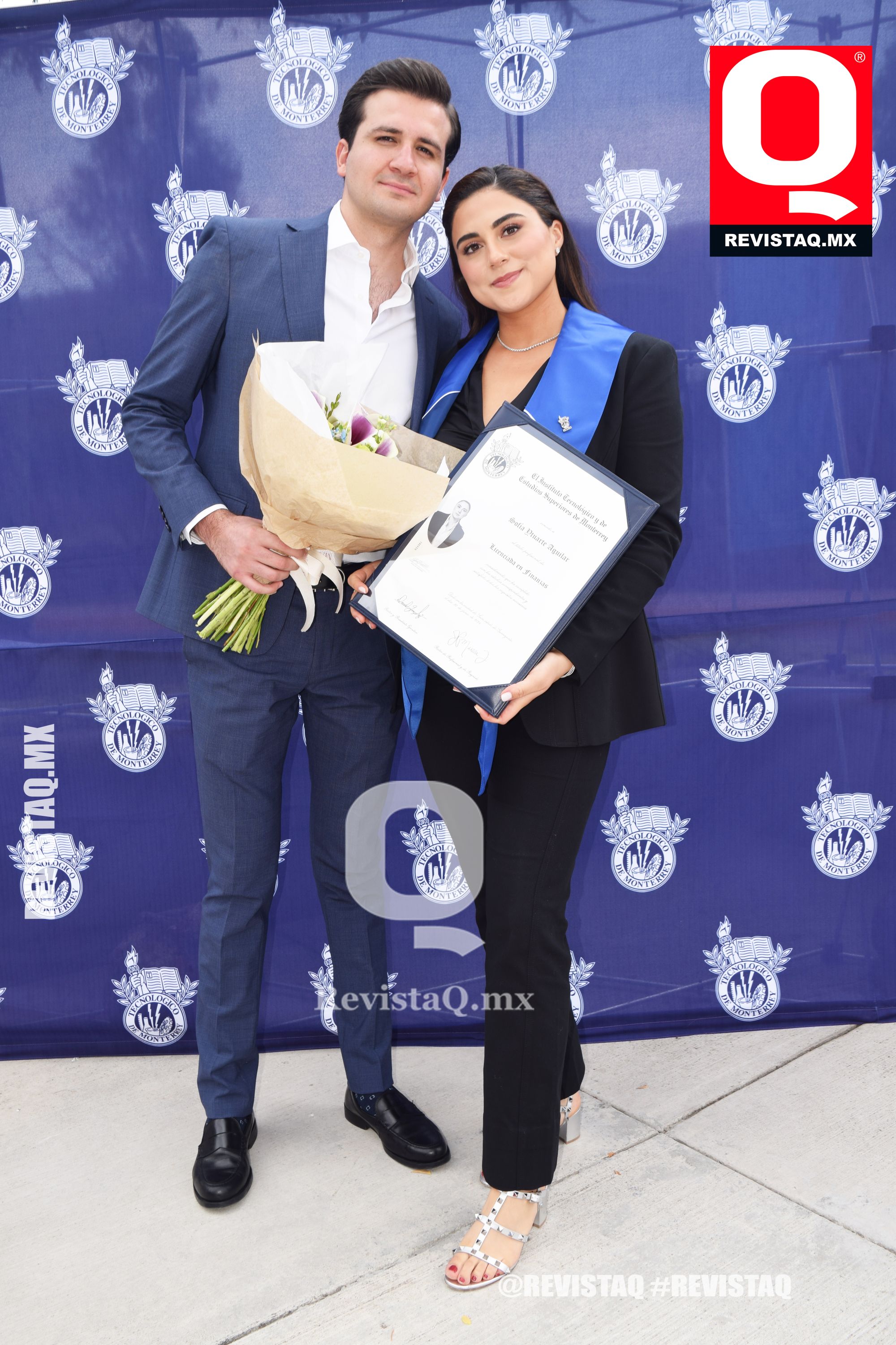 Día inolvidable, reciben sus títulos y coronan una de sus metas - Revista Q