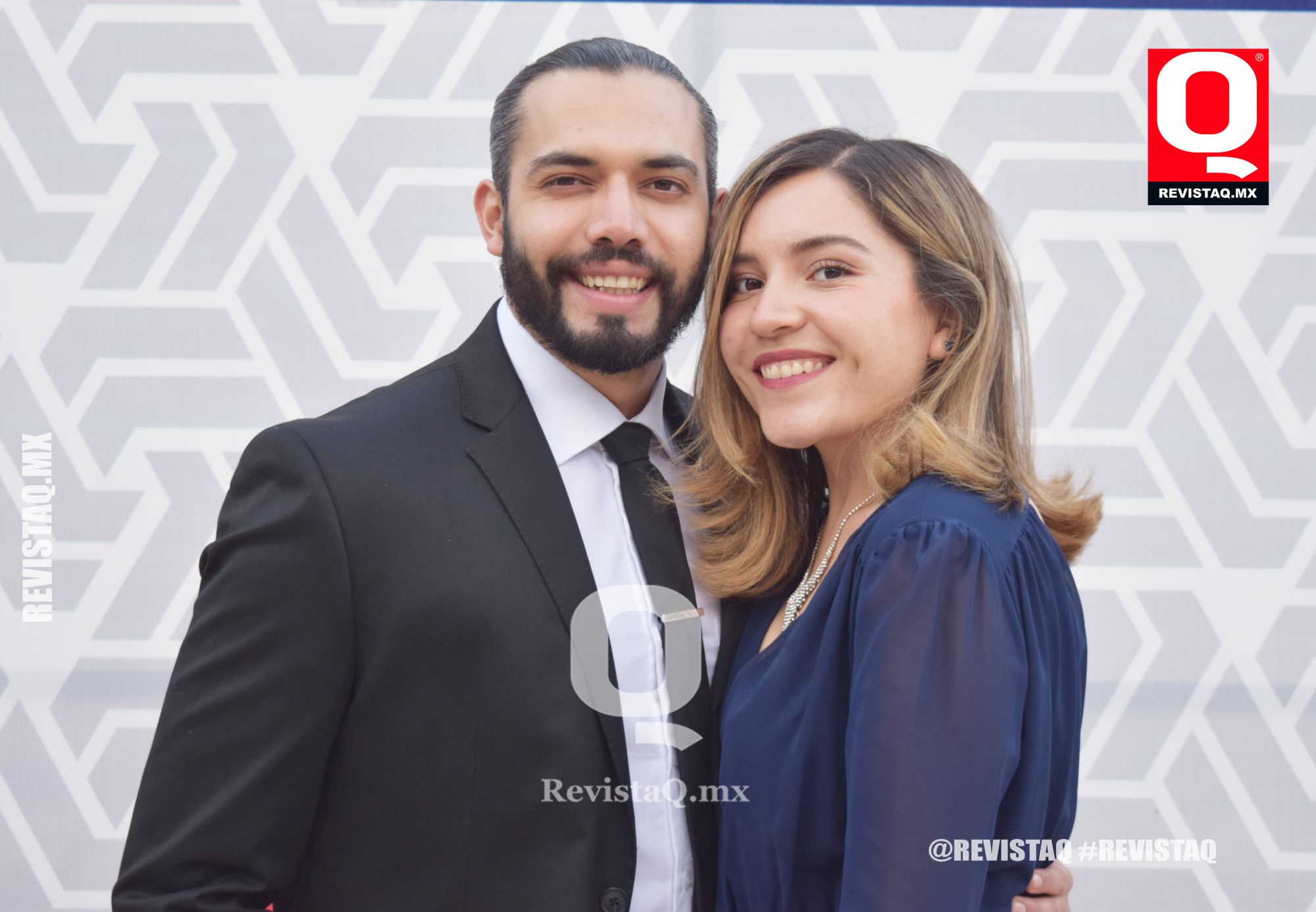 Emocionados en su gran día - Revista Q