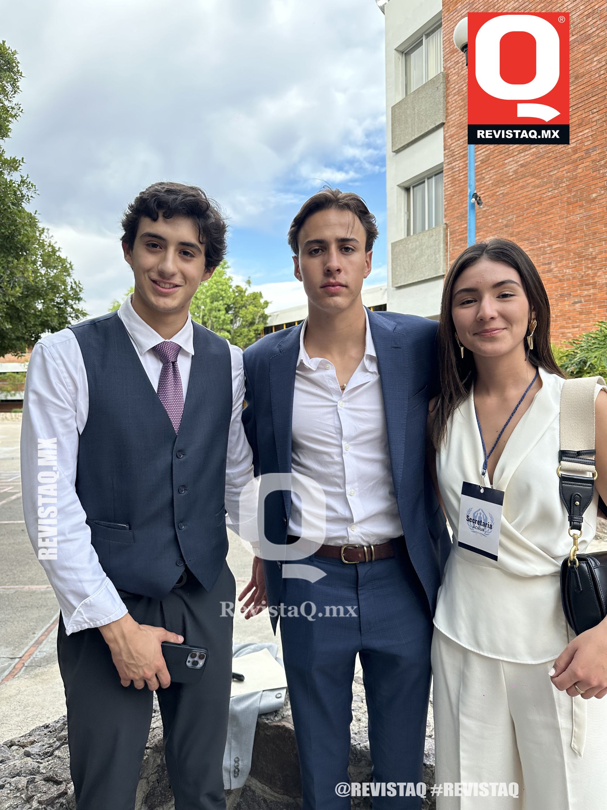 Estudiantes del Miraflores participan en el Debate Miramun 2024 - Revista Q