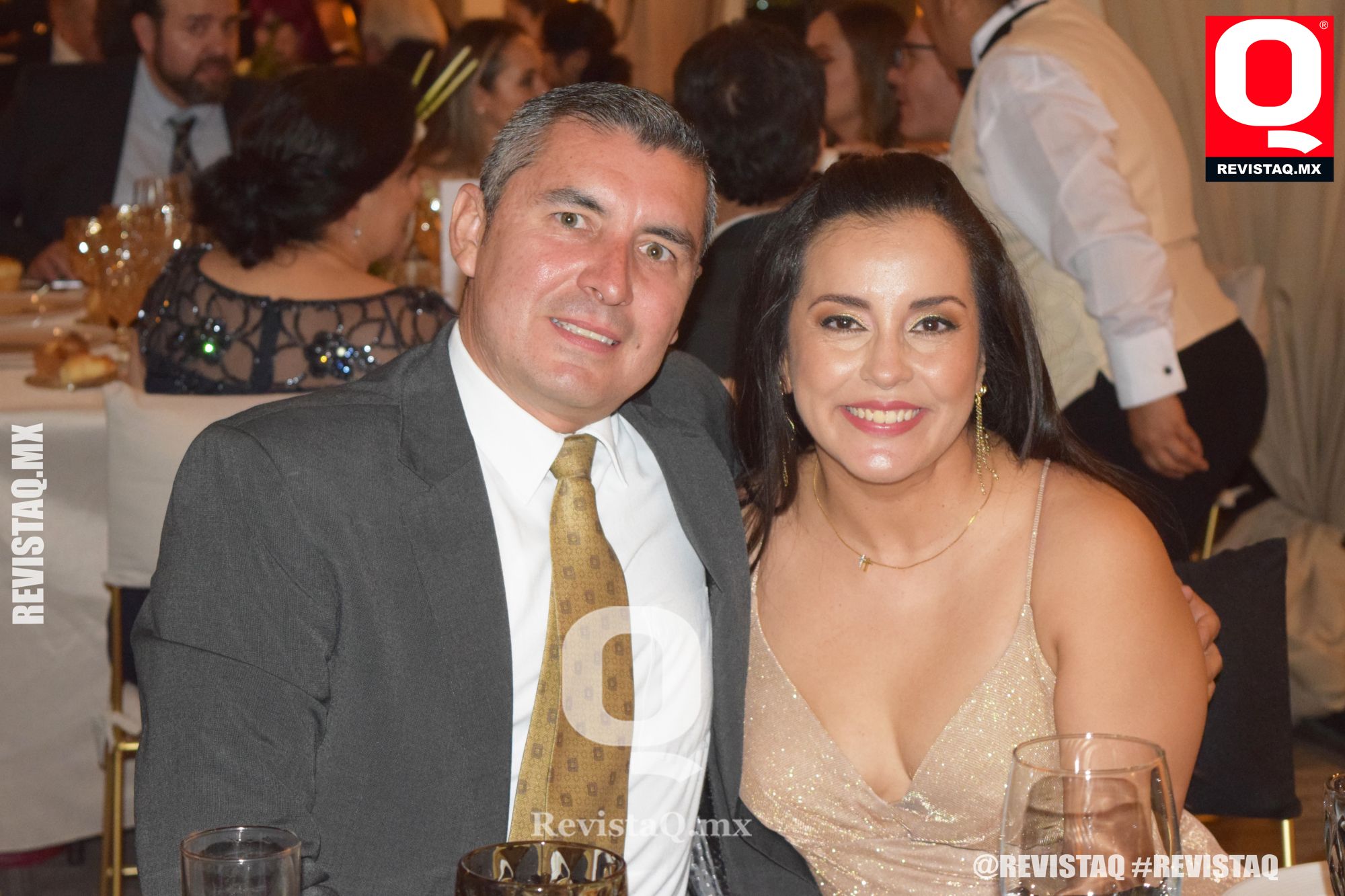 Festejan vigésimo primer aniversario - Revista Q