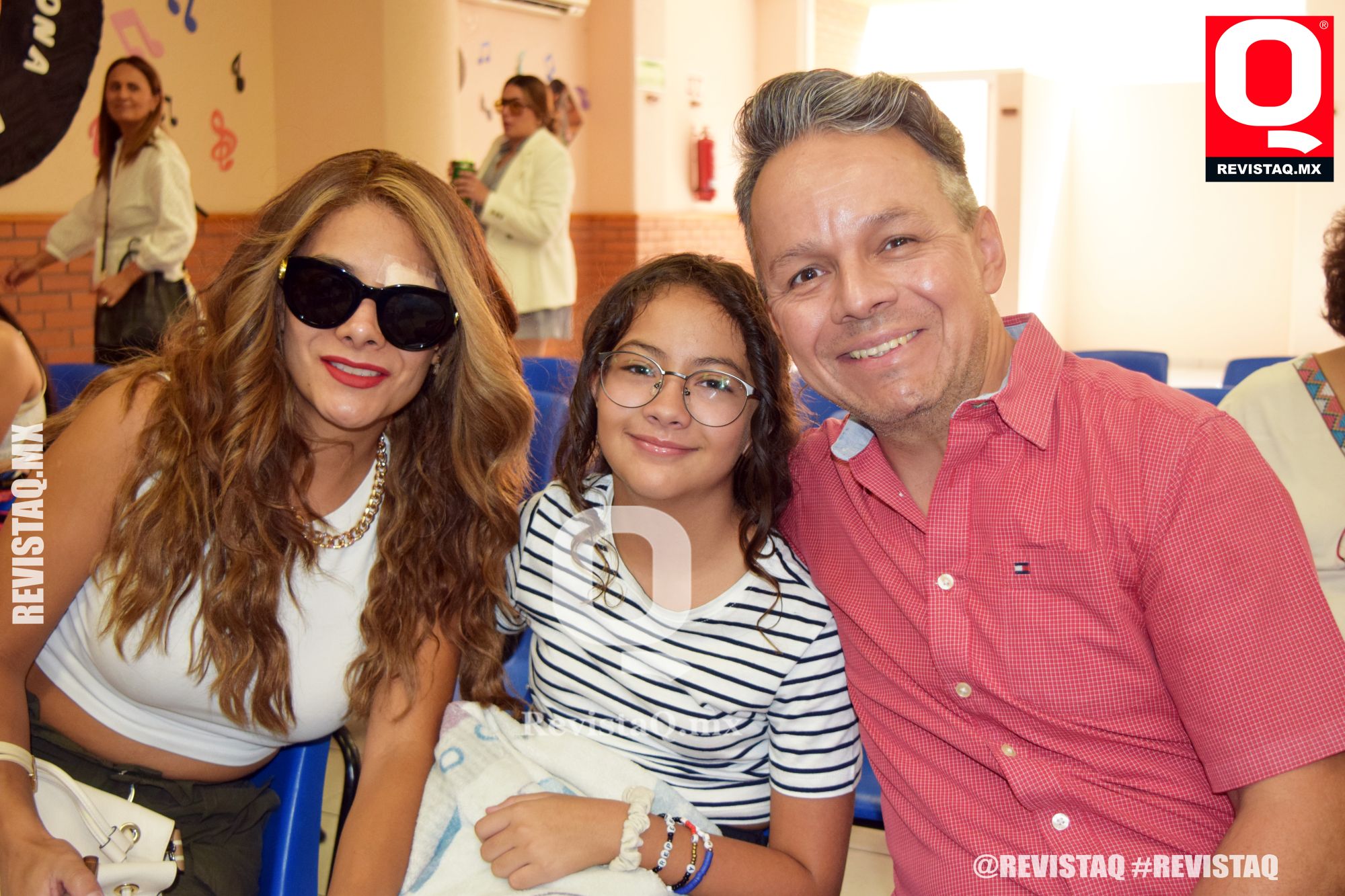 Festejo del día de las madresFestejo del día de las madres - Revista Q