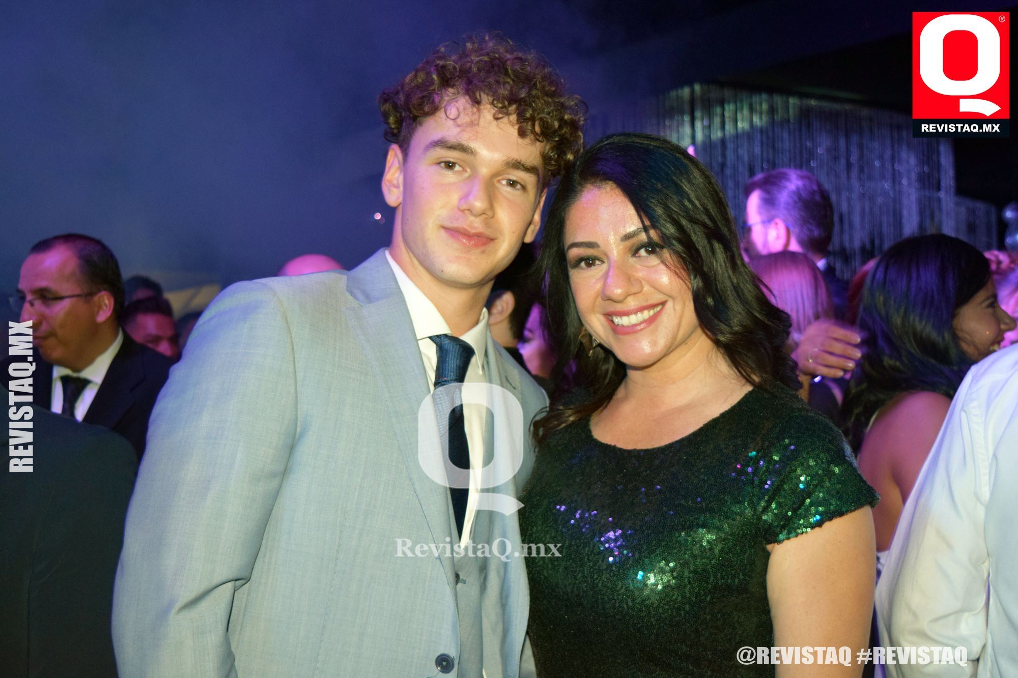 REVISTA Q RETRO. - ¡SE VAN EMOCIONADOS A LA UNIVERSIDAD! - Revista Q