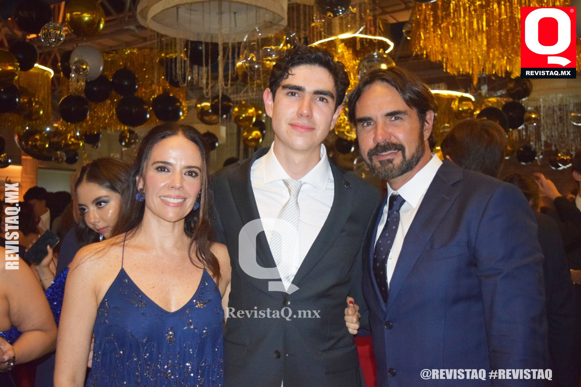 MAGNIFICA GRADUACIÓN - Revista Q