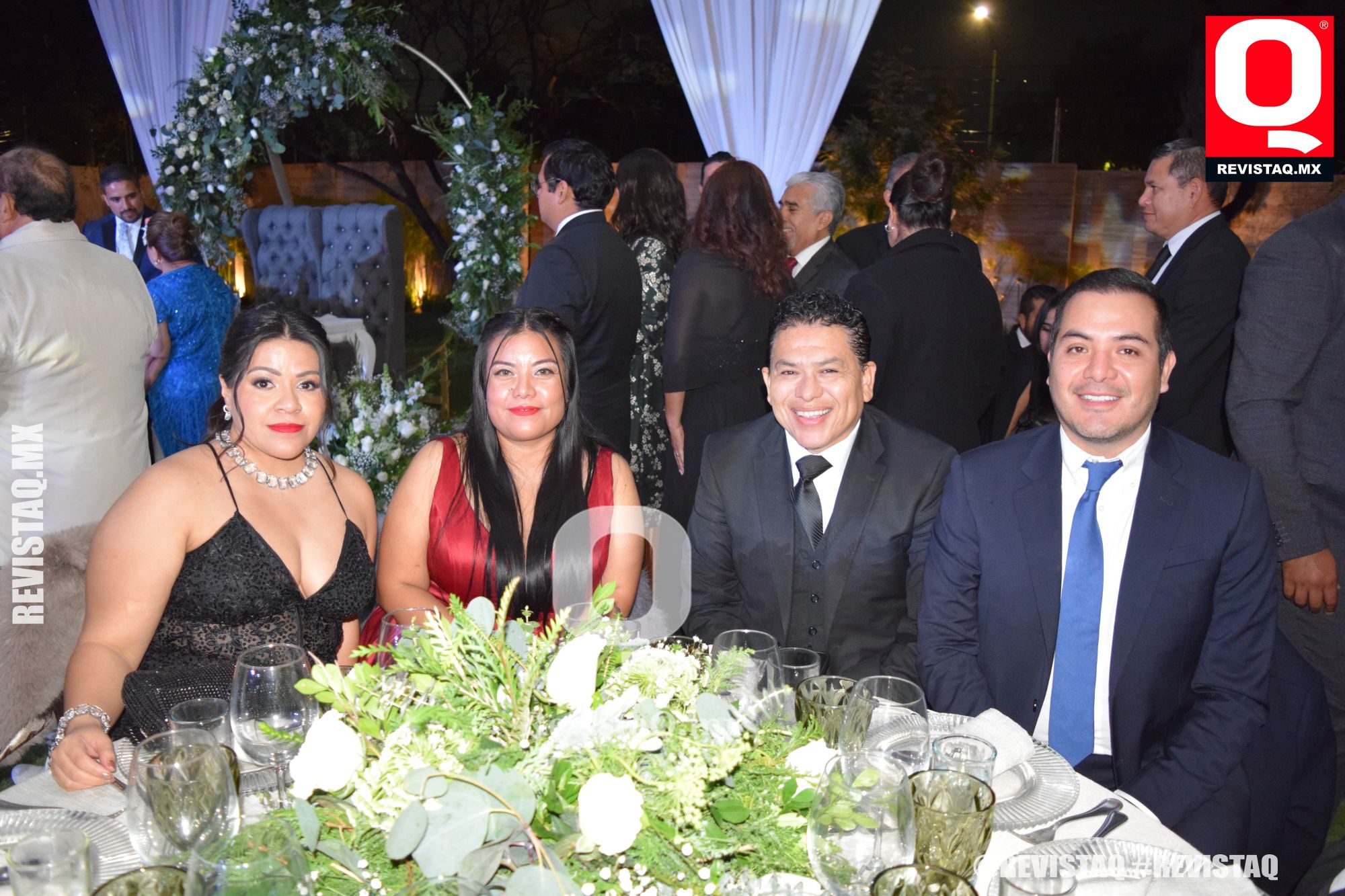 Martha Oliva y Kevin Ortiz, se dan el sí - Revista Q