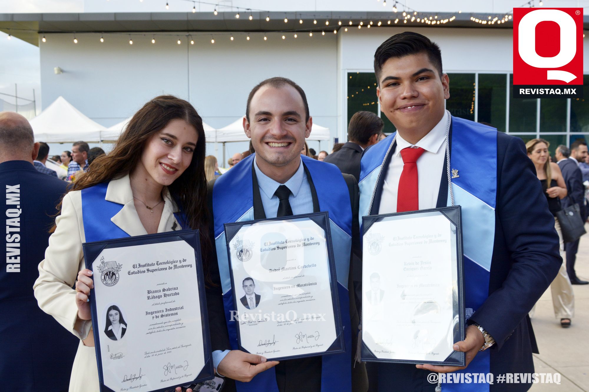 Q RETRO. - ENTREGA DE TÍTULOS PROFESIONALES Y GRADOS ACADÉMICOS EN EL ...