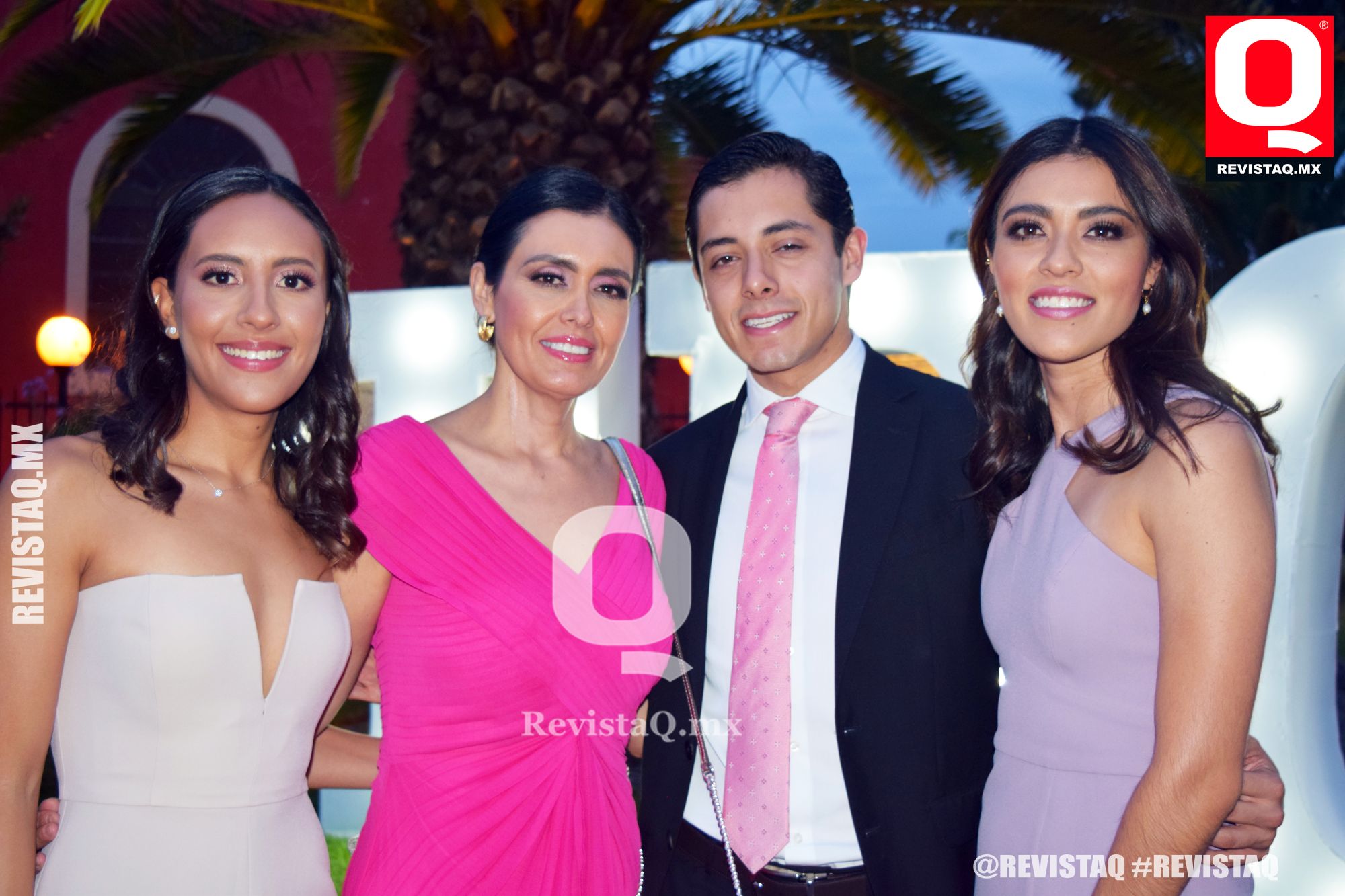 Q Retro.- SE GRADÚAN FELICES - Revista Q