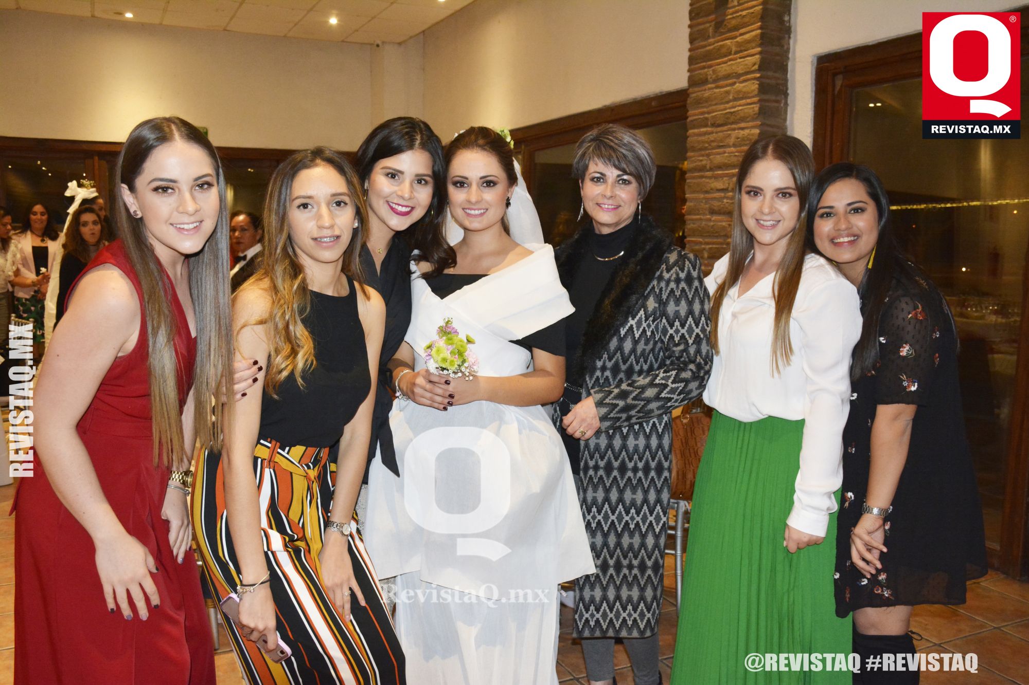 Q Retro. - “Despedida de soltera para Sandra Loza Muñoz” - Revista Q