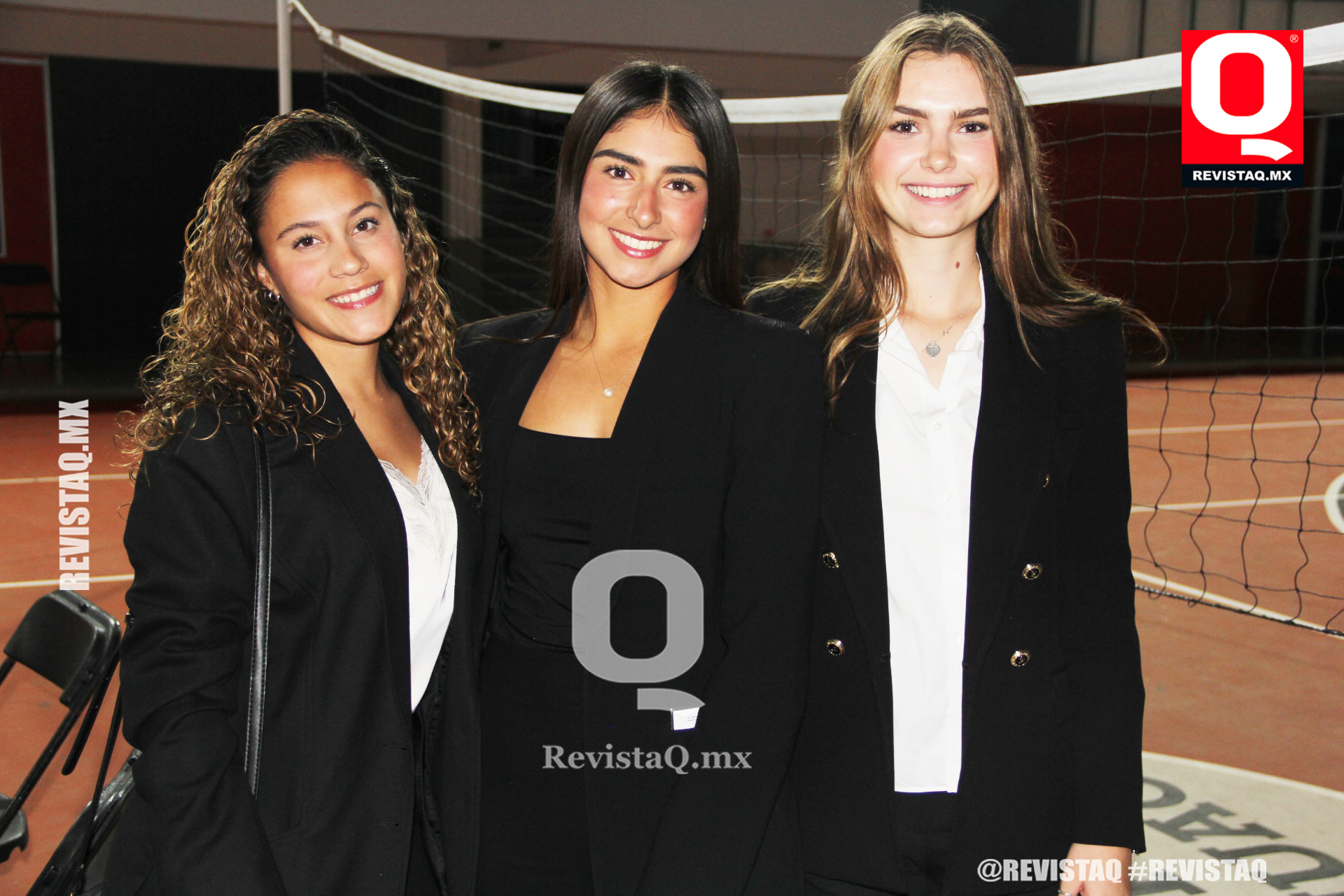 Q Retro. - ROSARIO VIVIENTE UNE A LAS FAMILIAS - Revista Q