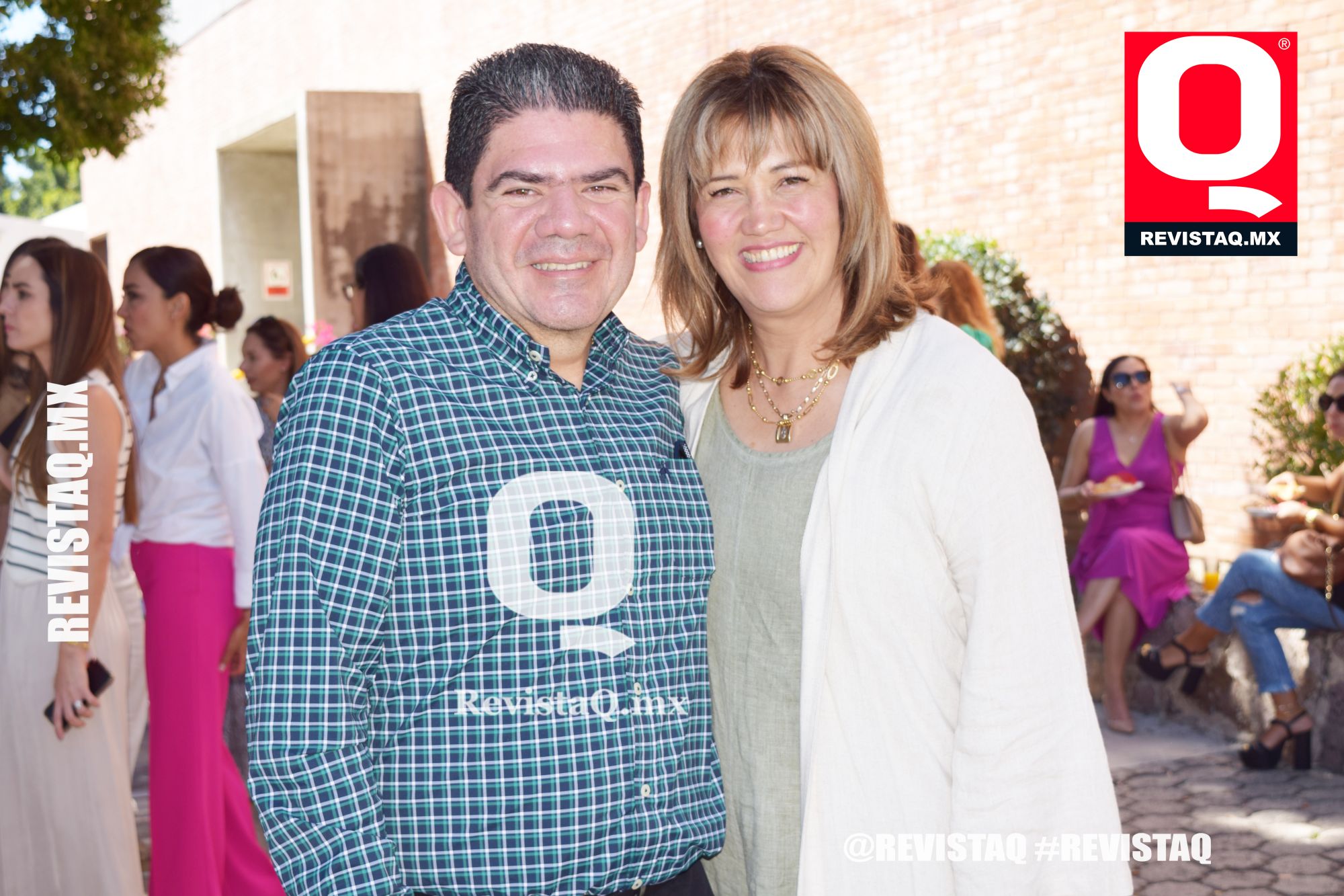 Q retro. - Celebran día de las madres en el Miraflores - Revista Q
