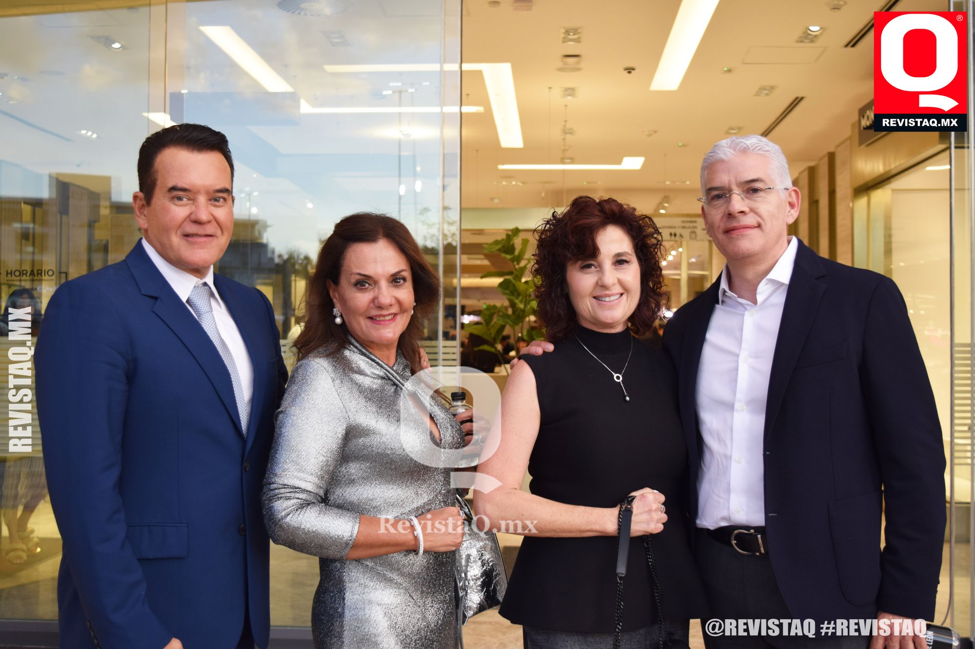 Quienes asistieron a la inauguración de “El Palacio de Hierro” - Revista Q
