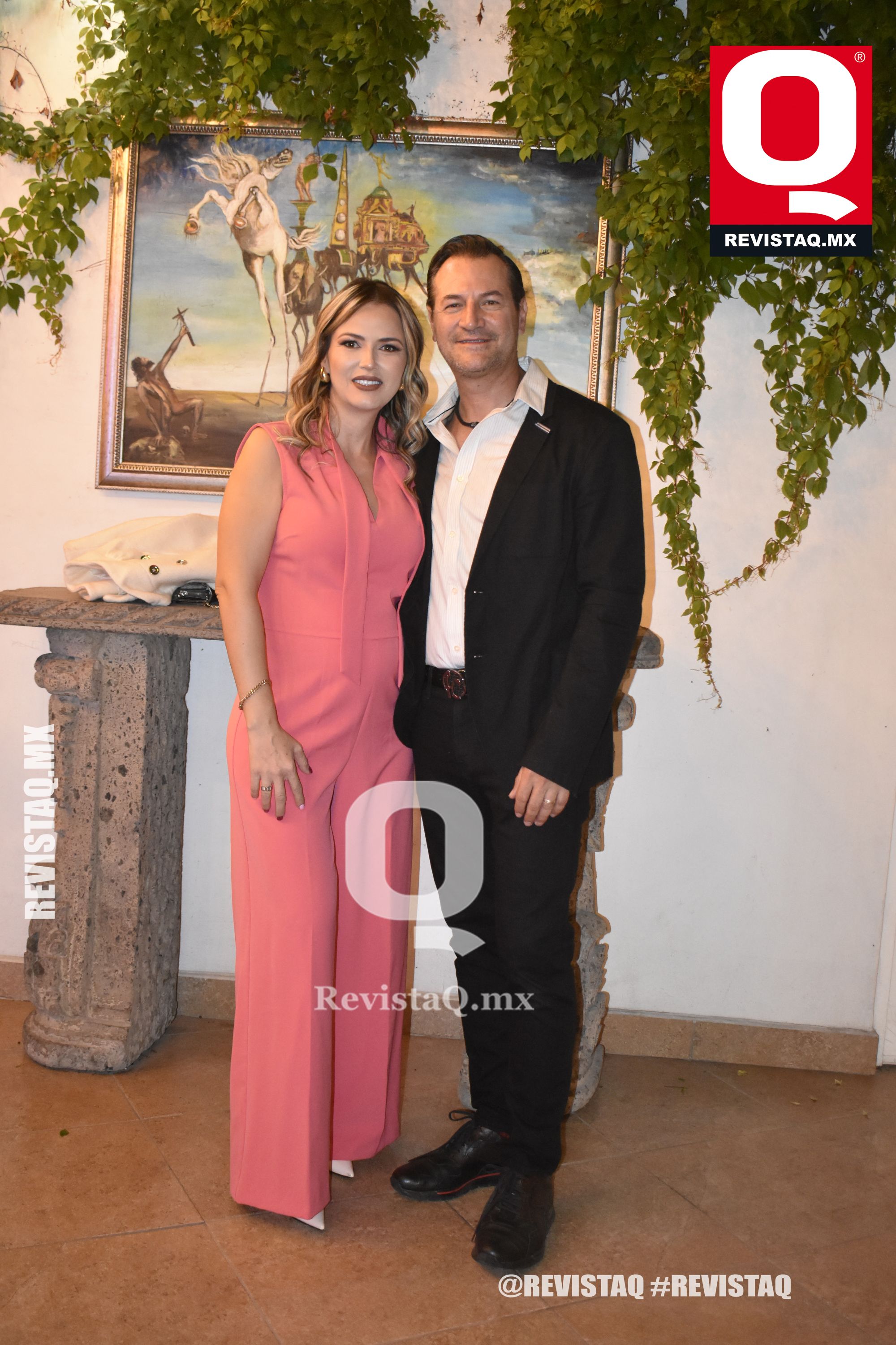 Reciben la Placa Dorada a la Excelencia - Revista Q