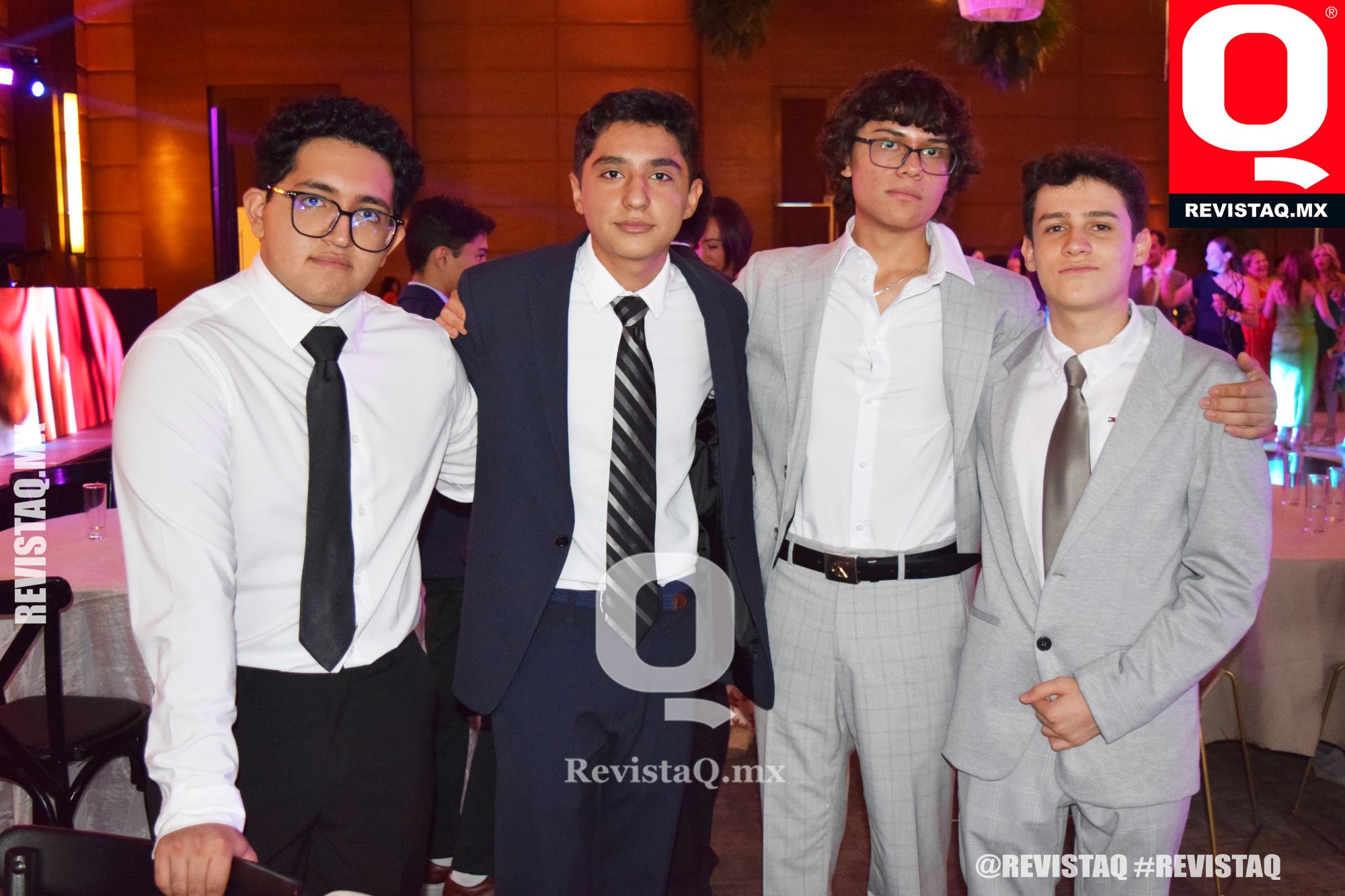 Revista Q Retro. - “Hey say goodbye to high school” - Revista Q