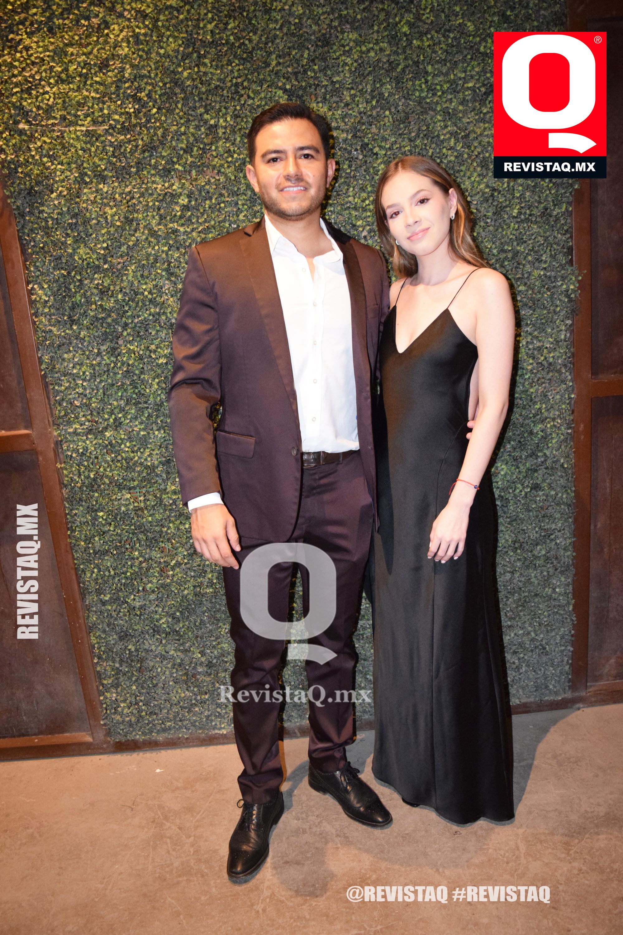 Se gradúan de la carrera de Desarrollo de Negocios - Revista Q